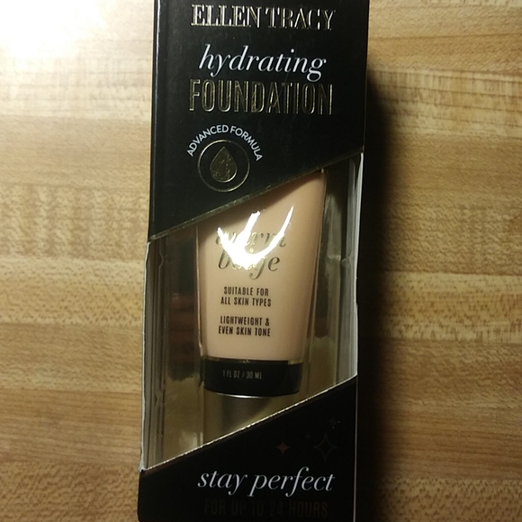 Ellen Tracy | Makeup | Ellen Tracy Hydrating Foundation | Poshmark
